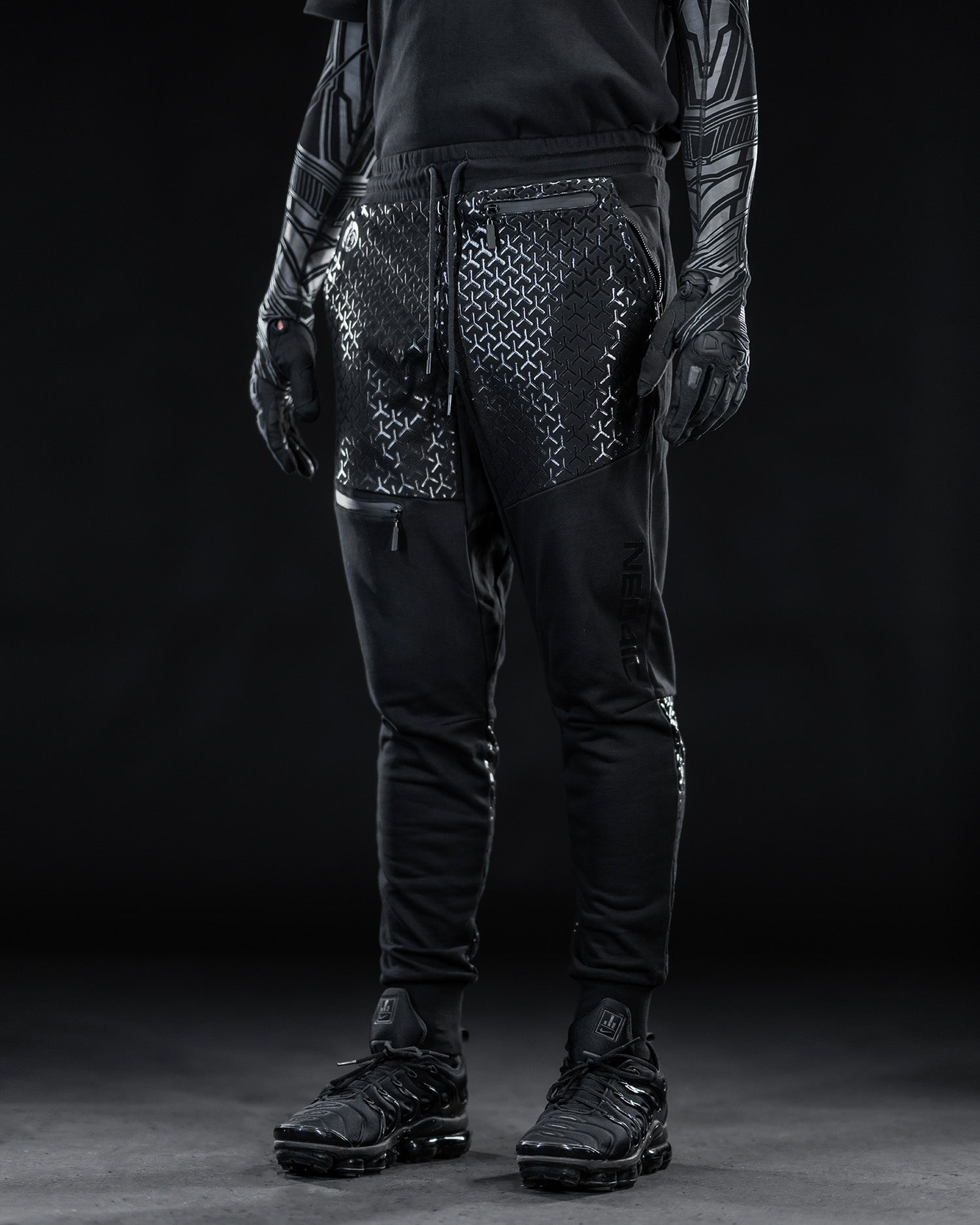 NEOV4 - Black Joggers